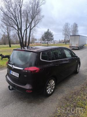 Violets Opel Zafira 2016 Rīga, ar dzinēja tilpumu 2.00 L un nobraukumu 245 tūkst. km par 8000 €, foto 12 vietnē AUTOMOTO.COM.LV