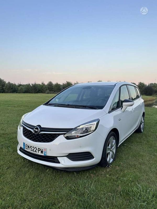 White Opel Zafira 2017 in Taurage, with an engine capacity of 1.36 L and mileage of 165 thousand km for 5250 €, photo 1 on AUTOMOTO.COM.LV