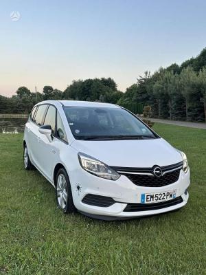 White Opel Zafira 2017 in Taurage, with an engine capacity of 1.36 L and mileage of 165 thousand km for 5250 €, photo 5 on AUTOMOTO.COM.LV