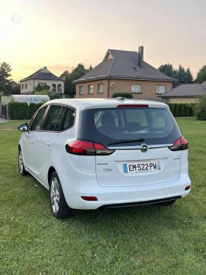 White Opel Zafira 2017 in Taurage, with an engine capacity of 1.36 L and mileage of 165 thousand km for 5250 €, photo 7 on AUTOMOTO.COM.LV