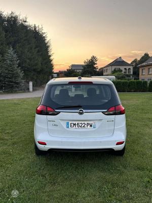 White Opel Zafira 2017 in Taurage, with an engine capacity of 1.36 L and mileage of 165 thousand km for 5250 €, photo 9 on AUTOMOTO.COM.LV