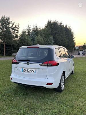 White Opel Zafira 2017 in Taurage, with an engine capacity of 1.36 L and mileage of 165 thousand km for 5250 €, photo 10 on AUTOMOTO.COM.LV