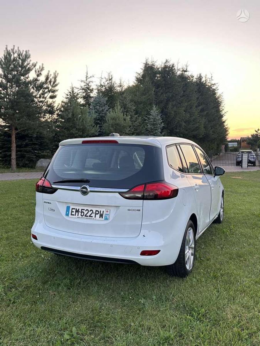 White Opel Zafira 2017 in Taurage, with an engine capacity of 1.36 L and mileage of 165 thousand km for 5250 €, photo 10 on AUTOMOTO.COM.LV