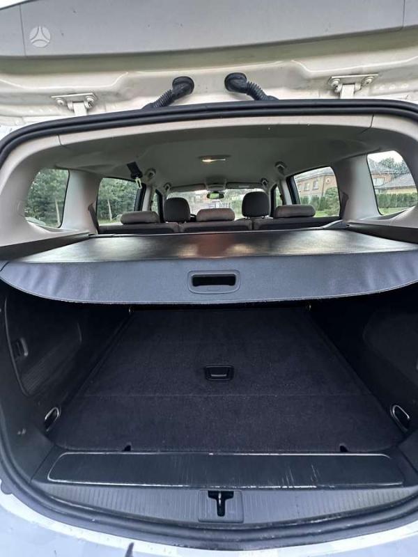 White Opel Zafira 2017 in Taurage, with an engine capacity of 1.36 L and mileage of 165 thousand km for 5250 €, photo 10 on AUTOMOTO.COM.LV