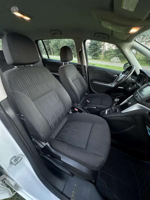 White Opel Zafira 2017 in Taurage, with an engine capacity of 1.36 L and mileage of 165 thousand km for 5250 €, photo 14 on AUTOMOTO.COM.LV