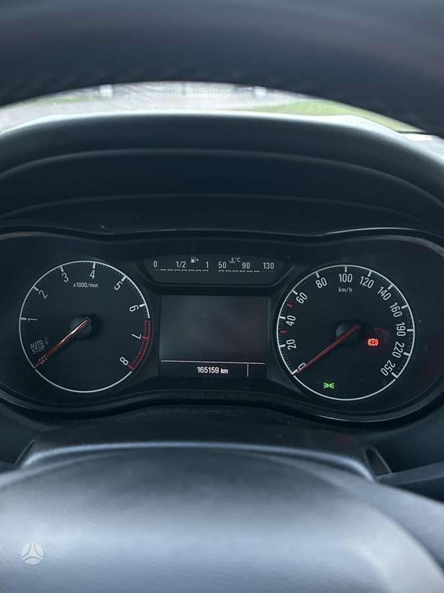 White Opel Zafira 2017 in Taurage, with an engine capacity of 1.36 L and mileage of 165 thousand km for 5250 €, photo 23 on AUTOMOTO.COM.LV