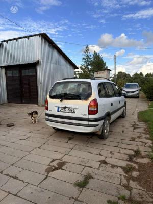 White Opel Zafira 2002 in Panevezys, with an engine capacity of 2.00 L and mileage of 356 thousand km for 560 €, photo 4 on AUTOMOTO.COM.LV