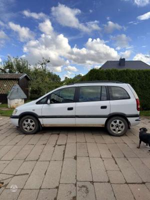 White Opel Zafira 2002 in Panevezys, with an engine capacity of 2.00 L and mileage of 356 thousand km for 560 €, photo 5 on AUTOMOTO.COM.LV