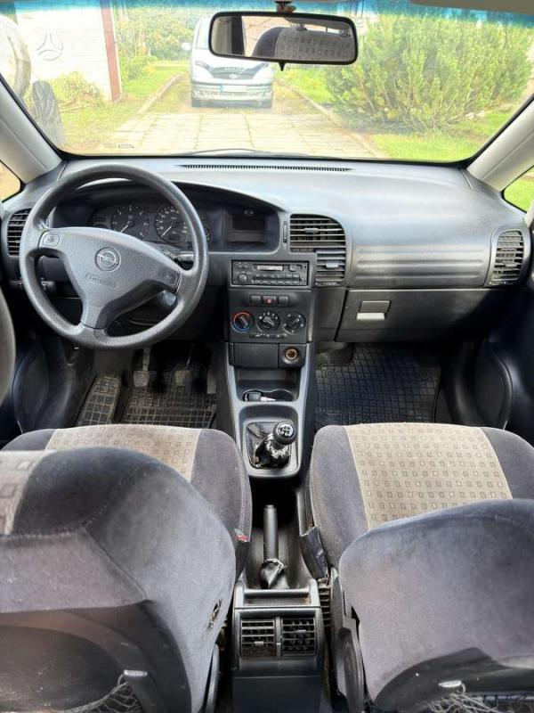 White Opel Zafira 2002 in Panevezys, with an engine capacity of 2.00 L and mileage of 356 thousand km for 560 €, photo 6 on AUTOMOTO.COM.LV