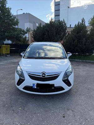 White Opel Zafira 2013 in Kaunas, with an engine capacity of 1.96 L and mileage of 345 thousand km for 2500 €, photo 3 on AUTOMOTO.COM.LV