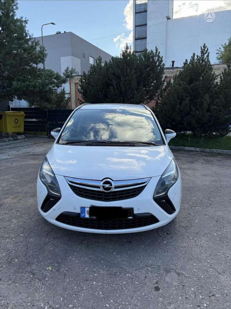 White Opel Zafira 2013 in Kaunas, with an engine capacity of 1.96 L and mileage of 345 thousand km for 2500 €, photo 3 on AUTOMOTO.COM.LV