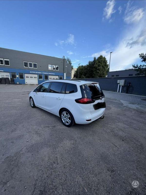 Balts Opel Zafira 2013 Kauņa, ar dzinēja tilpumu 1.96 L un nobraukumu 345 tūkst. km par 2500 €, foto 3 vietnē AUTOMOTO.COM.LV