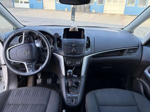 White Opel Zafira 2013 in Kaunas, with an engine capacity of 1.96 L and mileage of 345 thousand km for 2500 €, photo 9 on AUTOMOTO.COM.LV
