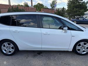 White Opel Zafira 2013 in Kaunas, with an engine capacity of 1.96 L and mileage of 345 thousand km for 2500 €, photo 15 on AUTOMOTO.COM.LV