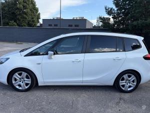 White Opel Zafira 2013 in Kaunas, with an engine capacity of 1.96 L and mileage of 345 thousand km for 2500 €, photo 16 on AUTOMOTO.COM.LV