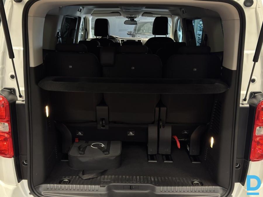 White Opel Zafira 2021 in Marupe, with an engine capacity of 0.00 L and mileage of 67 thousand km for 26990 €, photo 6 on AUTOMOTO.COM.LV