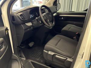White Opel Zafira 2021 in Marupe, with an engine capacity of 0.00 L and mileage of 67 thousand km for 26990 €, photo 7 on AUTOMOTO.COM.LV