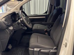 White Opel Zafira 2021 in Riga, with an engine capacity of 0.00 L and mileage of 67 thousand km for 26990 €, photo 9 on AUTOMOTO.COM.LV