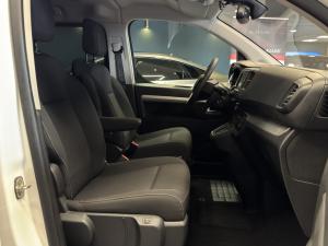 White Opel Zafira 2021 in Riga, with an engine capacity of 0.00 L and mileage of 67 thousand km for 26990 €, photo 12 on AUTOMOTO.COM.LV