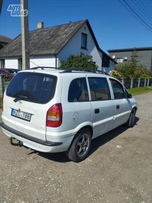 White Opel Zafira 2000 in Marijampole, with an engine capacity of 2.00 L and mileage of 320 thousand km for 699 €, photo 4 on AUTOMOTO.COM.LV