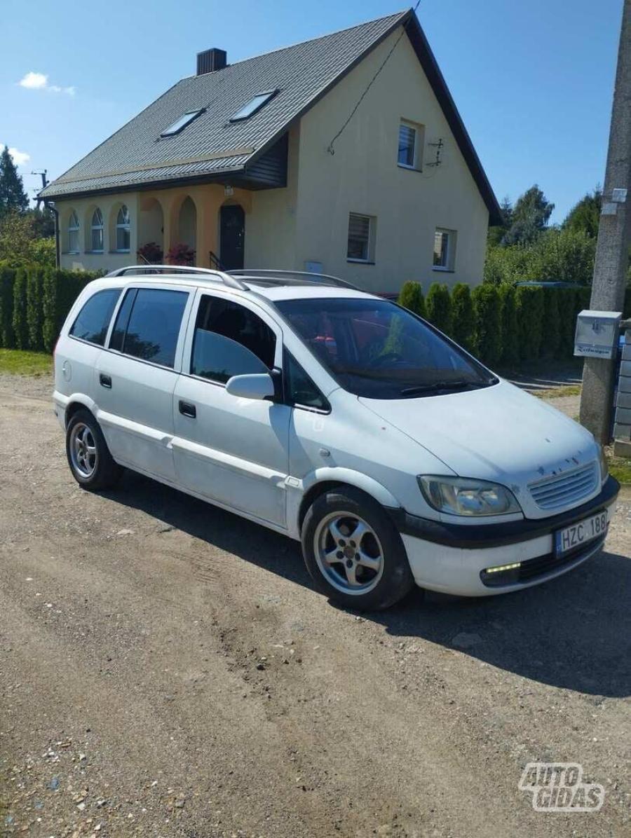 White Opel Zafira 2000 in Marijampole, with an engine capacity of 2.00 L and mileage of 320 thousand km for 699 €, photo 5 on AUTOMOTO.COM.LV