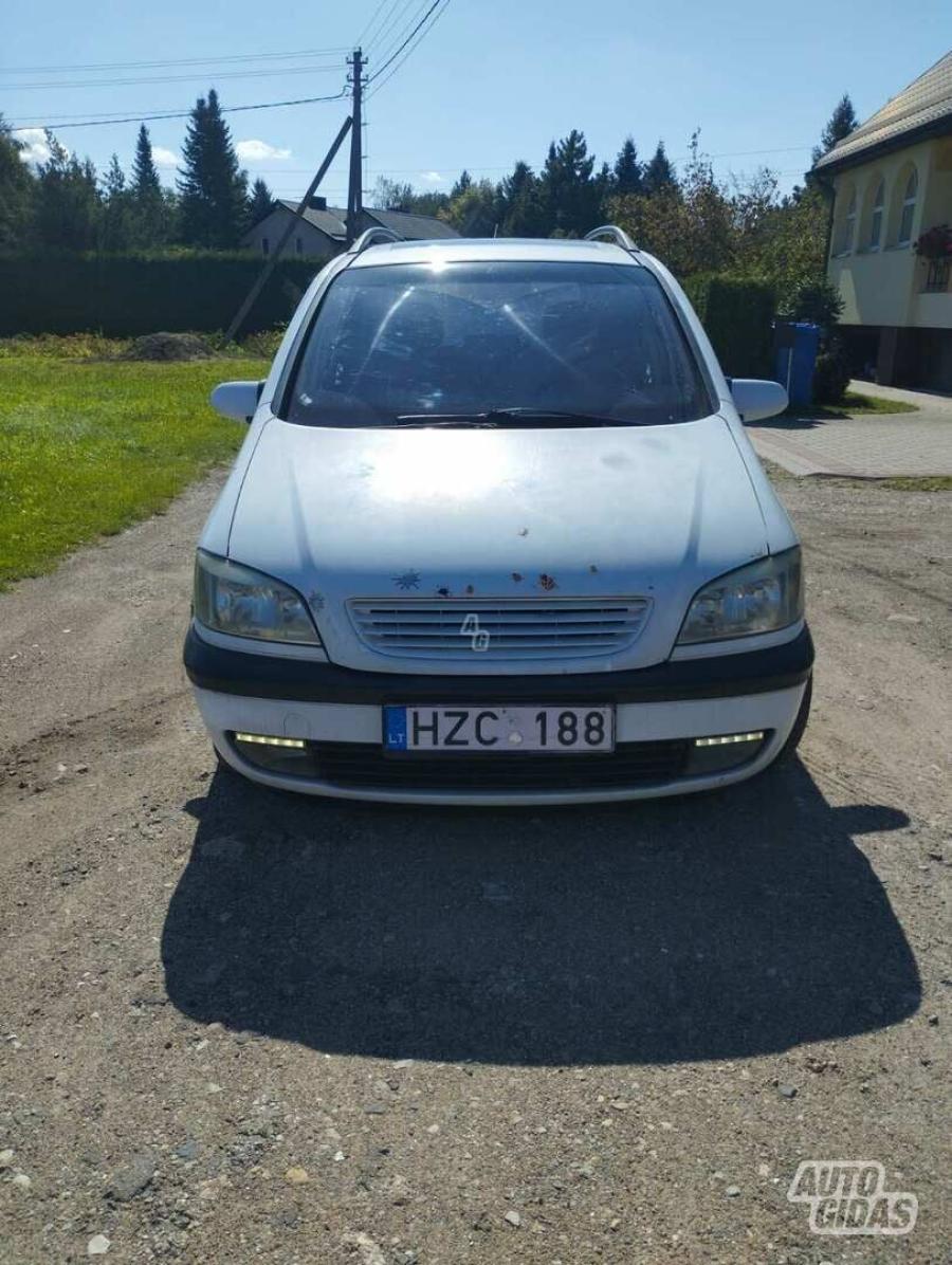 White Opel Zafira 2000 in Marijampole, with an engine capacity of 2.00 L and mileage of 320 thousand km for 699 €, photo 6 on AUTOMOTO.COM.LV