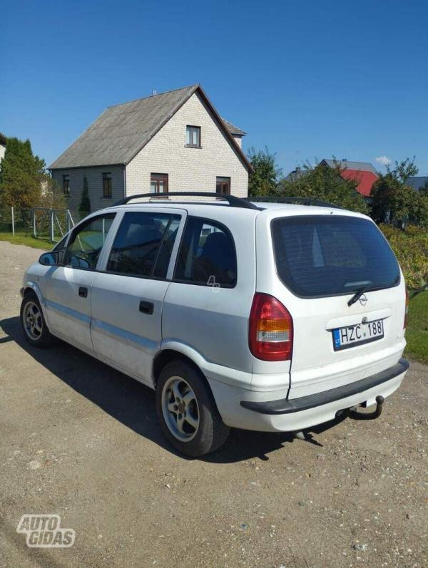 White Opel Zafira 2000 in Marijampole, with an engine capacity of 2.00 L and mileage of 320 thousand km for 699 €, photo 8 on AUTOMOTO.COM.LV