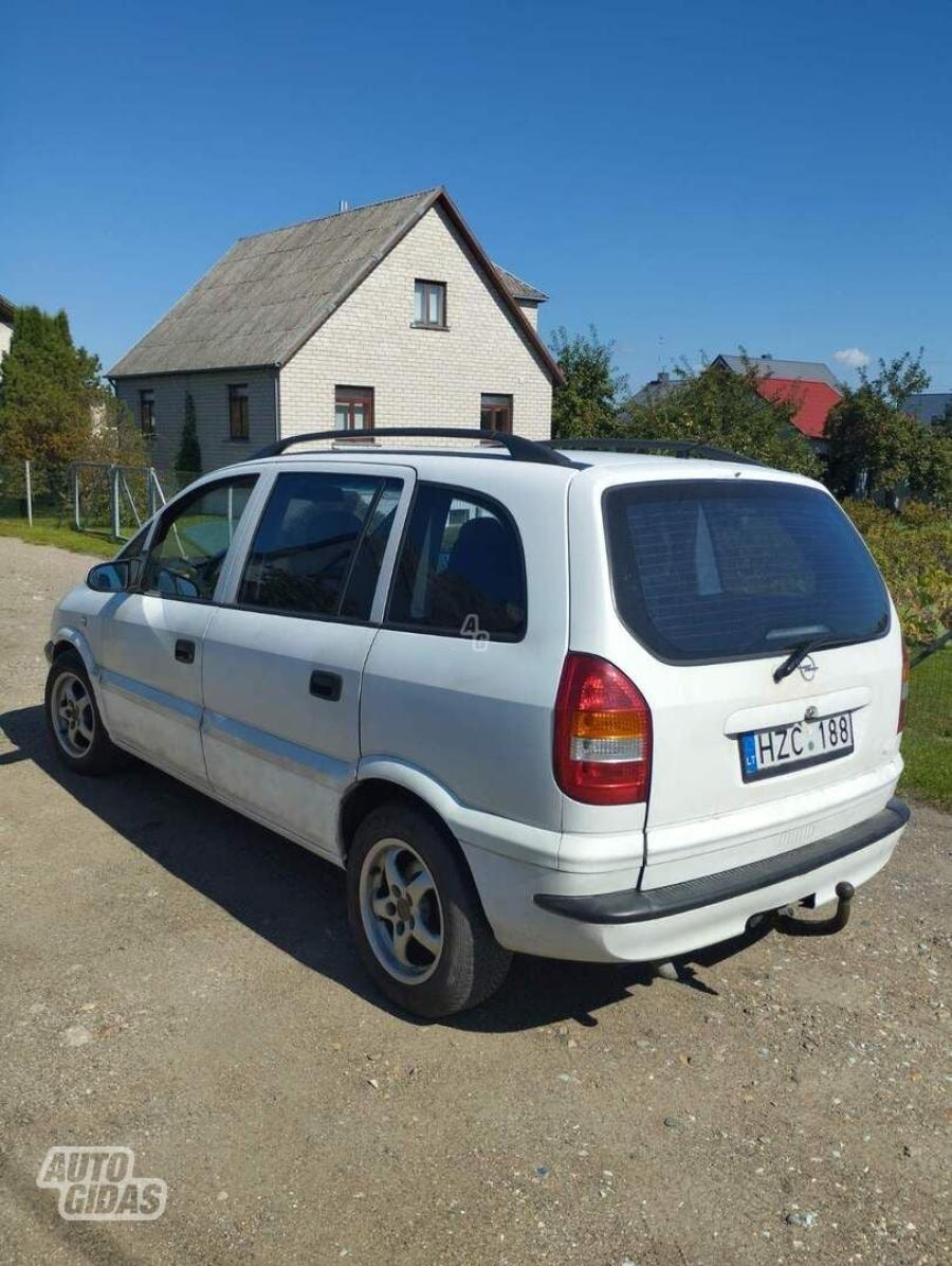 White Opel Zafira 2000 in Marijampole, with an engine capacity of 2.00 L and mileage of 320 thousand km for 699 €, photo 8 on AUTOMOTO.COM.LV