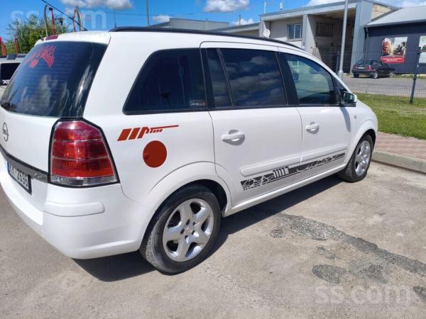 White Opel Zafira 2007 in Ogre, with an engine capacity of 1.90 L and mileage of 311 thousand km for 2300 €, photo 4 on AUTOMOTO.COM.LV
