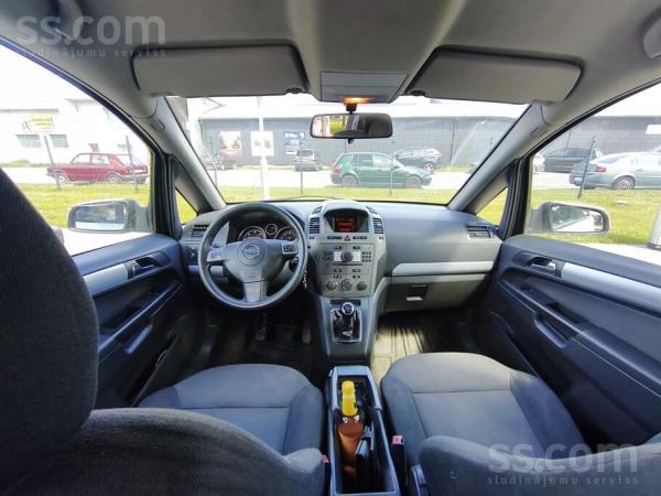 White Opel Zafira 2007 in Ogre, with an engine capacity of 1.90 L and mileage of 311 thousand km for 2300 €, photo 7 on AUTOMOTO.COM.LV