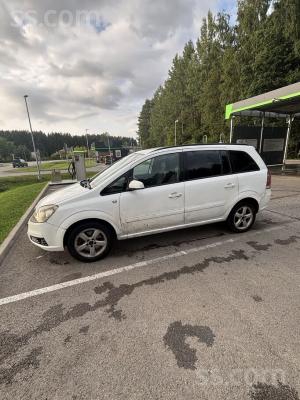 Balts Opel Zafira 2007 Rīga, ar dzinēja tilpumu 1.90 L un nobraukumu 299 tūkst. km par 800 €, foto 4 vietnē AUTOMOTO.COM.LV