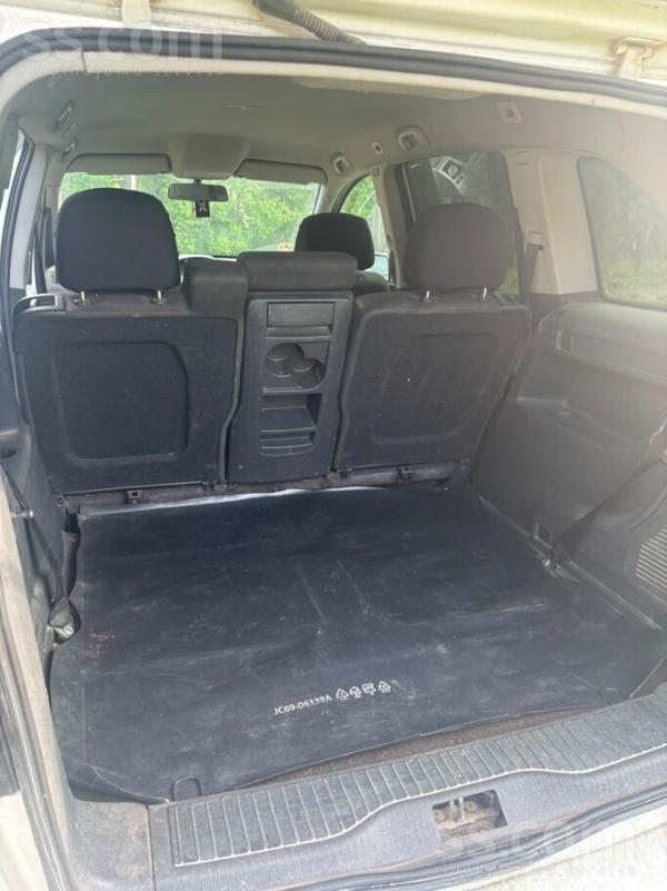 Balts Opel Zafira 2007 Rīga, ar dzinēja tilpumu 1.90 L un nobraukumu 299 tūkst. km par 800 €, foto 5 vietnē AUTOMOTO.COM.LV