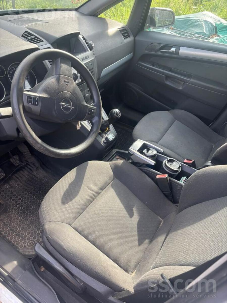 Balts Opel Zafira 2007 Rīga, ar dzinēja tilpumu 1.90 L un nobraukumu 299 tūkst. km par 800 €, foto 7 vietnē AUTOMOTO.COM.LV