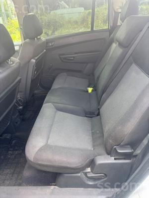 Balts Opel Zafira 2007 Rīga, ar dzinēja tilpumu 1.90 L un nobraukumu 299 tūkst. km par 800 €, foto 8 vietnē AUTOMOTO.COM.LV