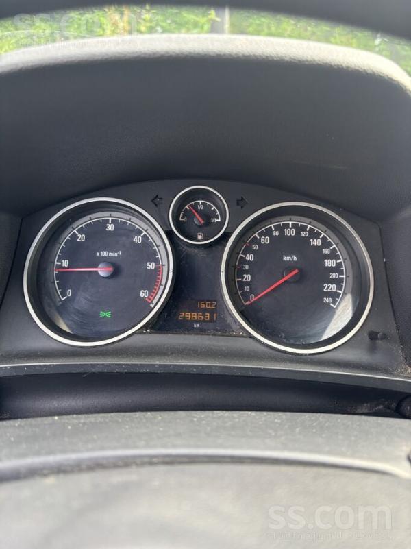 Balts Opel Zafira 2007 Rīga, ar dzinēja tilpumu 1.90 L un nobraukumu 299 tūkst. km par 800 €, foto 8 vietnē AUTOMOTO.COM.LV
