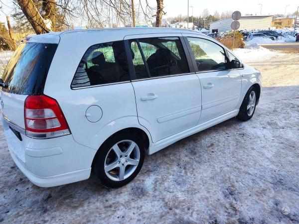 Balts Opel Zafira 2009 Utena, ar dzinēja tilpumu 1.80 L un nobraukumu 245 tūkst. km par 2750 €, foto 3 vietnē AUTOMOTO.COM.LV