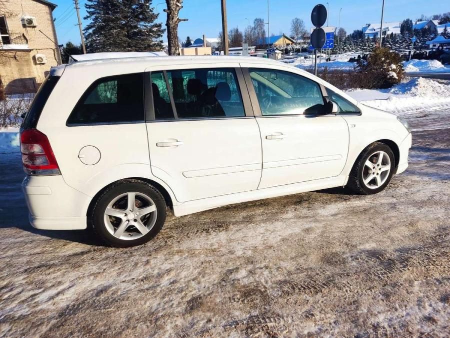 Balts Opel Zafira 2009 Utena, ar dzinēja tilpumu 1.80 L un nobraukumu 245 tūkst. km par 2750 €, foto 10 vietnē AUTOMOTO.COM.LV
