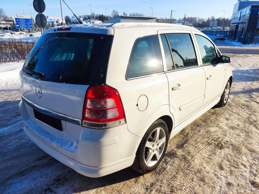 Balts Opel Zafira 2009 Utena, ar dzinēja tilpumu 1.80 L un nobraukumu 245 tūkst. km par 2750 €, foto 13 vietnē AUTOMOTO.COM.LV