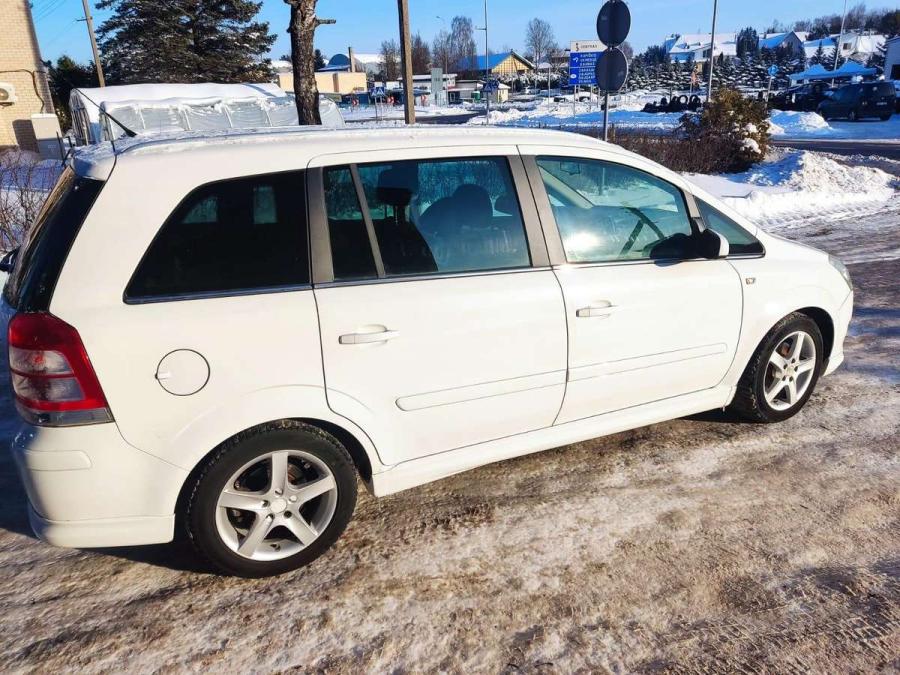 Balts Opel Zafira 2009 Utena, ar dzinēja tilpumu 1.80 L un nobraukumu 245 tūkst. km par 2750 €, foto 14 vietnē AUTOMOTO.COM.LV