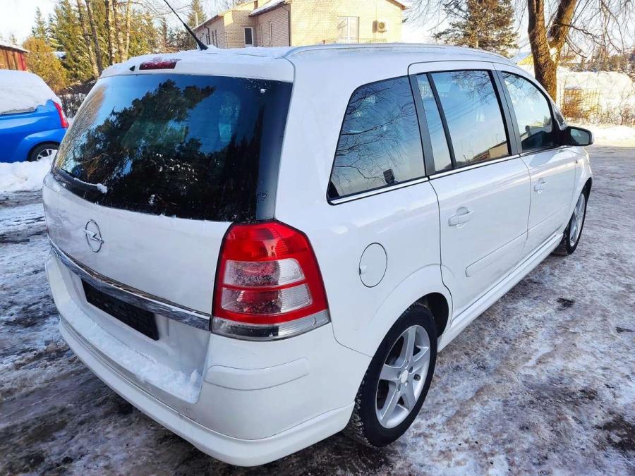 Balts Opel Zafira 2009 Utena, ar dzinēja tilpumu 1.80 L un nobraukumu 245 tūkst. km par 2750 €, foto 24 vietnē AUTOMOTO.COM.LV