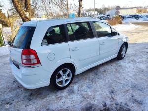 White Opel Zafira 2009 in Utena, with an engine capacity of 1.80 L and mileage of 245 thousand km for 2700 €, photo 4 on AUTOMOTO.COM.LV