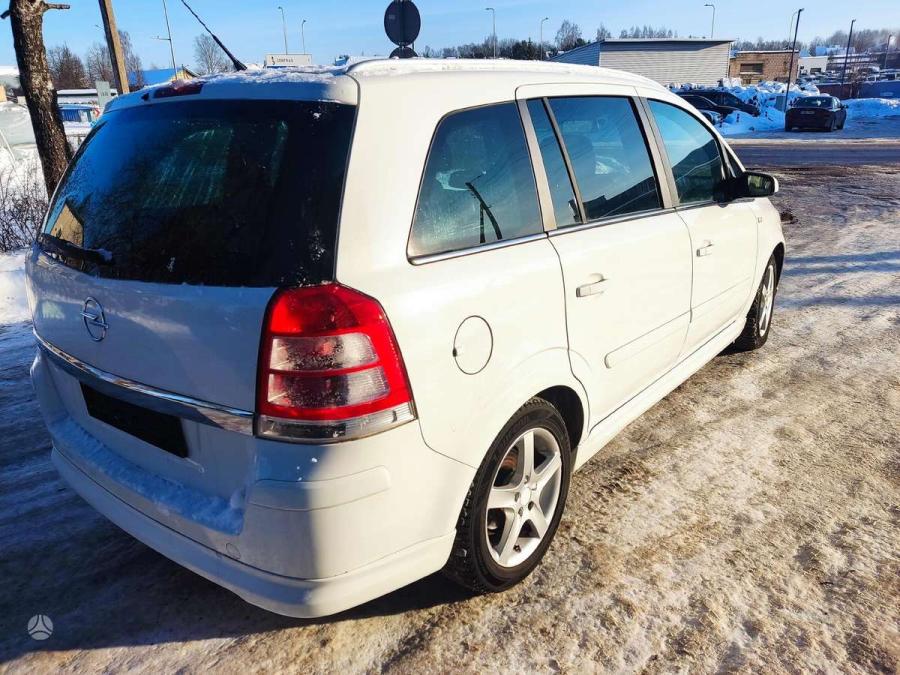 White Opel Zafira 2009 in Utena, with an engine capacity of 1.80 L and mileage of 245 thousand km for 2700 €, photo 16 on AUTOMOTO.COM.LV