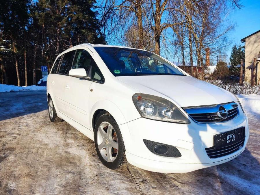 White Opel Zafira 2009 in Utena, with an engine capacity of 1.80 L and mileage of 245 thousand km for 2700 €, photo 17 on AUTOMOTO.COM.LV