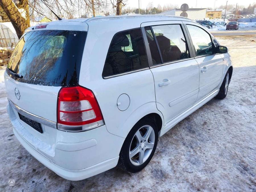 Balts Opel Zafira 2009 Utena, ar dzinēja tilpumu 1.80 L un nobraukumu 245 tūkst. km par 2750 €, foto 1 vietnē AUTOMOTO.COM.LV