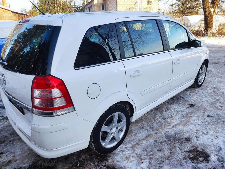 Balts Opel Zafira 2009 Utena, ar dzinēja tilpumu 1.80 L un nobraukumu 245 tūkst. km par 2750 €, foto 8 vietnē AUTOMOTO.COM.LV