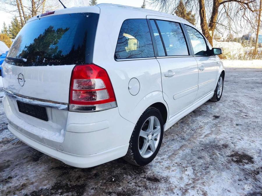 Balts Opel Zafira 2009 Utena, ar dzinēja tilpumu 1.80 L un nobraukumu 245 tūkst. km par 2750 €, foto 15 vietnē AUTOMOTO.COM.LV