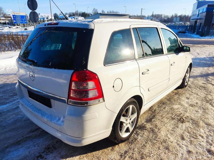 Balts Opel Zafira 2009 Utena, ar dzinēja tilpumu 1.80 L un nobraukumu 245 tūkst. km par 2750 €, foto 24 vietnē AUTOMOTO.COM.LV