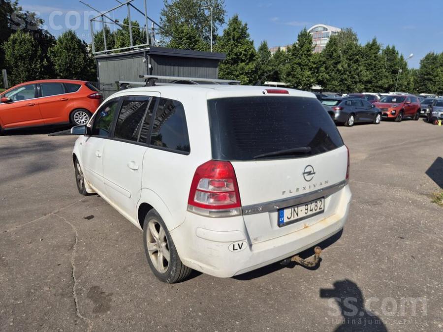 Balts Opel Zafira 2009 Rīga, ar dzinēja tilpumu 1.90 L un nobraukumu 308 tūkst. km par 690 €, foto 8 vietnē AUTOMOTO.COM.LV
