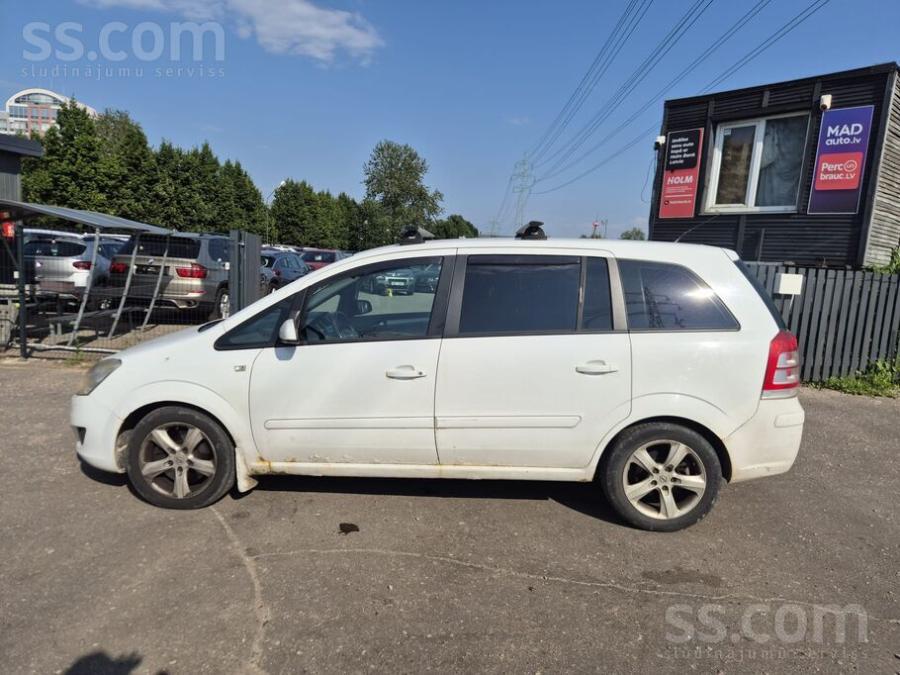 Balts Opel Zafira 2009 Rīga, ar dzinēja tilpumu 1.90 L un nobraukumu 308 tūkst. km par 690 €, foto 9 vietnē AUTOMOTO.COM.LV