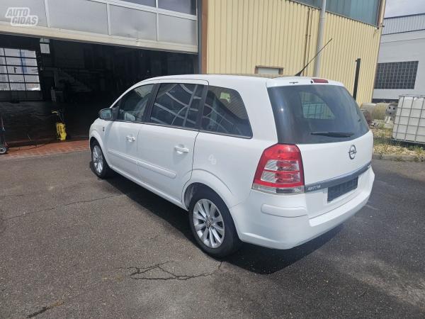 Balts Opel Zafira 2010 Viļņa, ar dzinēja tilpumu 1.70 L un nobraukumu 317 tūkst. km par 2200 €, foto 6 vietnē AUTOMOTO.COM.LV